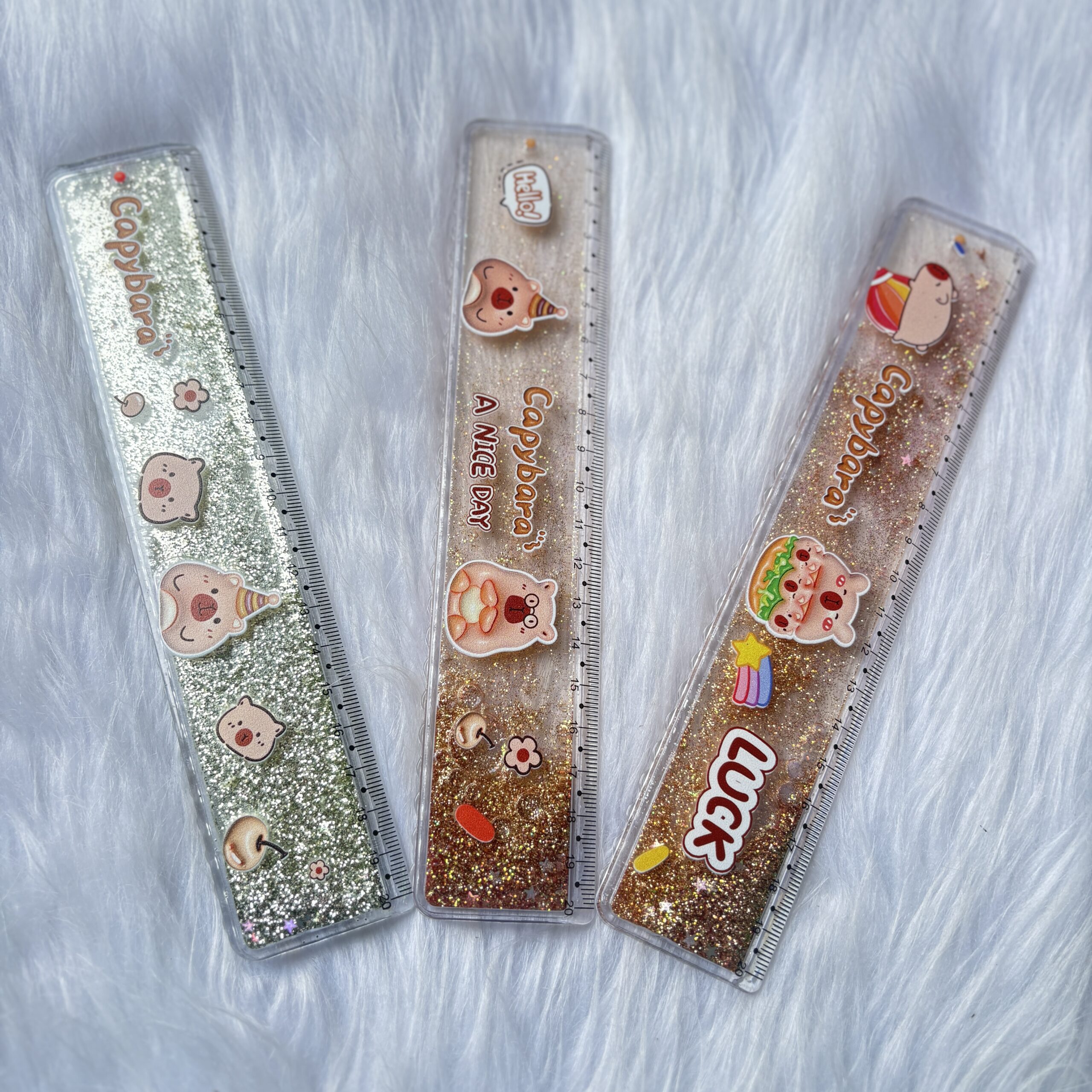 Capybara water glitter scale premium quality – LetsPropStore