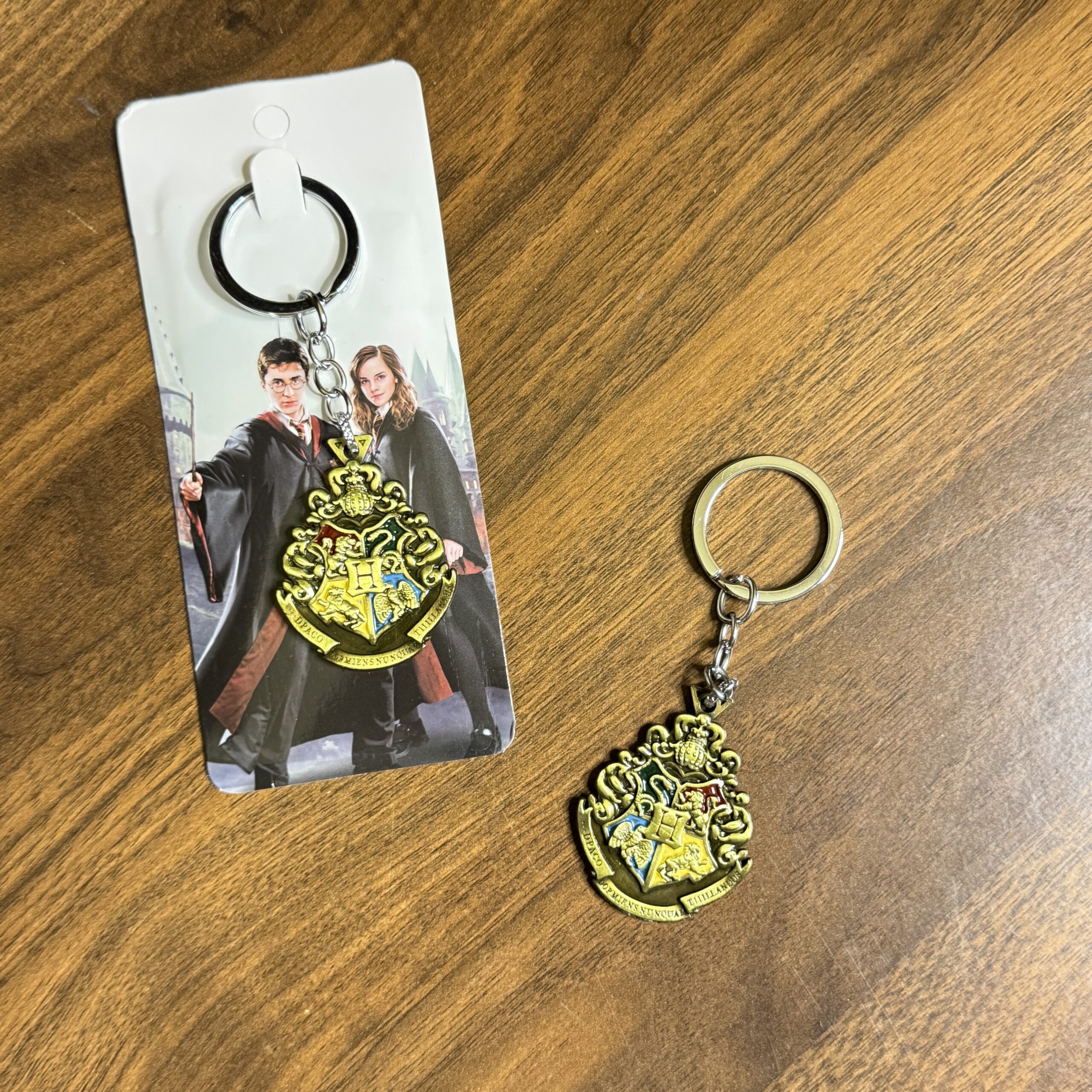 Harry Potter Hogwarts Metal Keychain – LetsPropStore